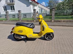 Yellow Piaggio Vespa 2019 in Vilnius, with an engine capacity of 0.30 L and mileage of 5 thousand km for 5250 €, photo 19 on AUTOMOTO.COM.LV