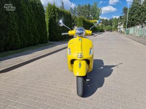Yellow Piaggio Vespa 2019 in Vilnius, with an engine capacity of 0.30 L and mileage of 5 thousand km for 5250 €, photo 21 on AUTOMOTO.COM.LV
