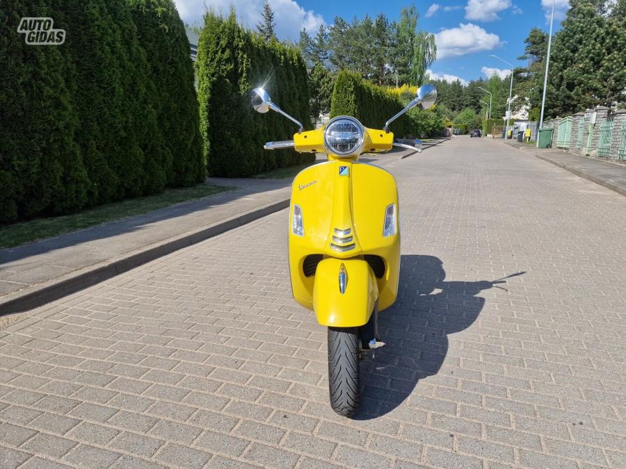 Yellow Piaggio Vespa 2019 in Vilnius, with an engine capacity of 0.30 L and mileage of 5 thousand km for 5250 €, photo 21 on AUTOMOTO.COM.LV