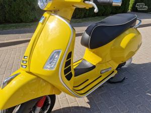 Yellow Piaggio Vespa 2019 in Vilnius, with an engine capacity of 0.30 L and mileage of 5 thousand km for 5250 €, photo 28 on AUTOMOTO.COM.LV