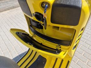 Yellow Piaggio Vespa 2019 in Vilnius, with an engine capacity of 0.30 L and mileage of 5 thousand km for 5250 €, photo 30 on AUTOMOTO.COM.LV