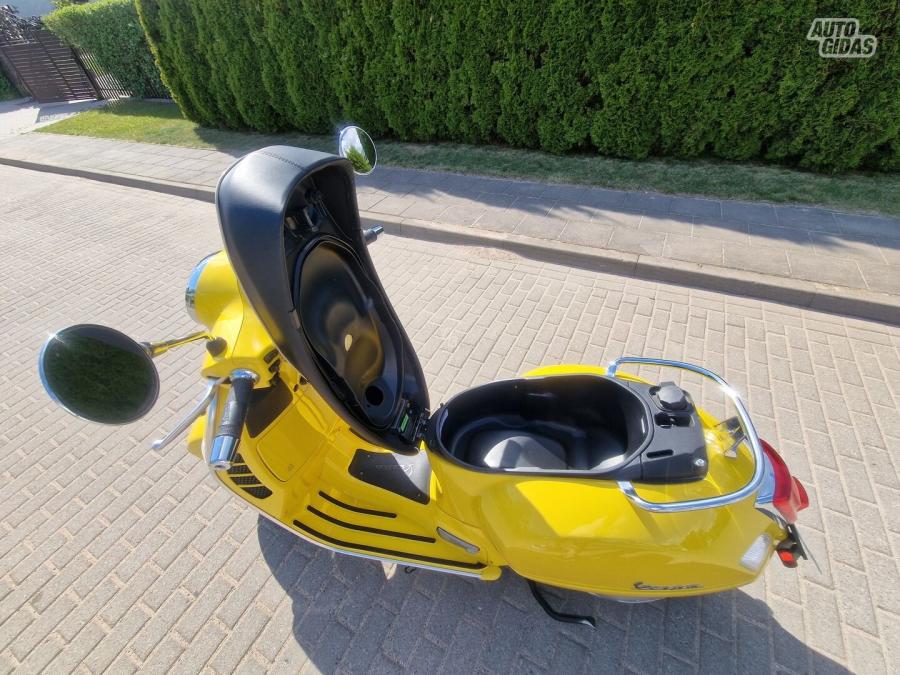 Yellow Piaggio Vespa 2019 in Vilnius, with an engine capacity of 0.30 L and mileage of 5 thousand km for 5250 €, photo 32 on AUTOMOTO.COM.LV