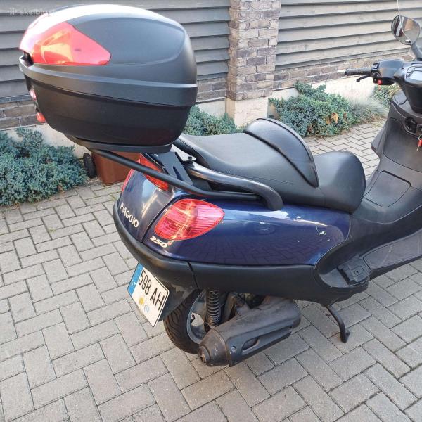 Blue Piaggio X9 2002 in Panevezys, with an engine capacity of 0.25 L and mileage of 65 thousand km for 550 €, photo 7 on AUTOMOTO.COM.LV