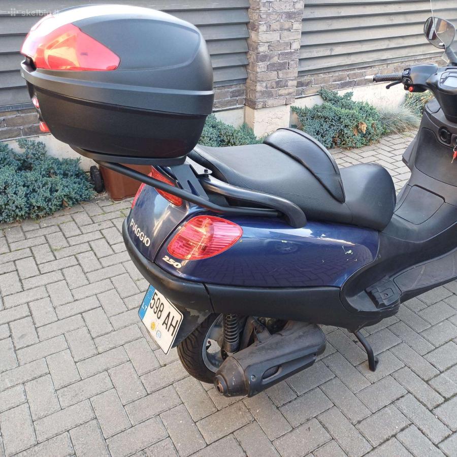 Blue Piaggio X9 2002 in Panevezys, with an engine capacity of 0.25 L and mileage of 65 thousand km for 550 €, photo 7 on AUTOMOTO.COM.LV