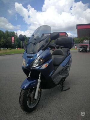 Zils Piaggio X9 2003 Viļņa, ar dzinēja tilpumu 0.13 L un nobraukumu 25 tūkst. km par 1000 €, foto 3 vietnē AUTOMOTO.COM.LV