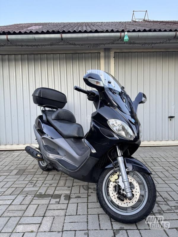 Zils Piaggio X9 2008 Gargždai, ar dzinēja tilpumu 0.50 L un nobraukumu 32 tūkst. km par 1350 €, foto 1 vietnē AUTOMOTO.COM.LV