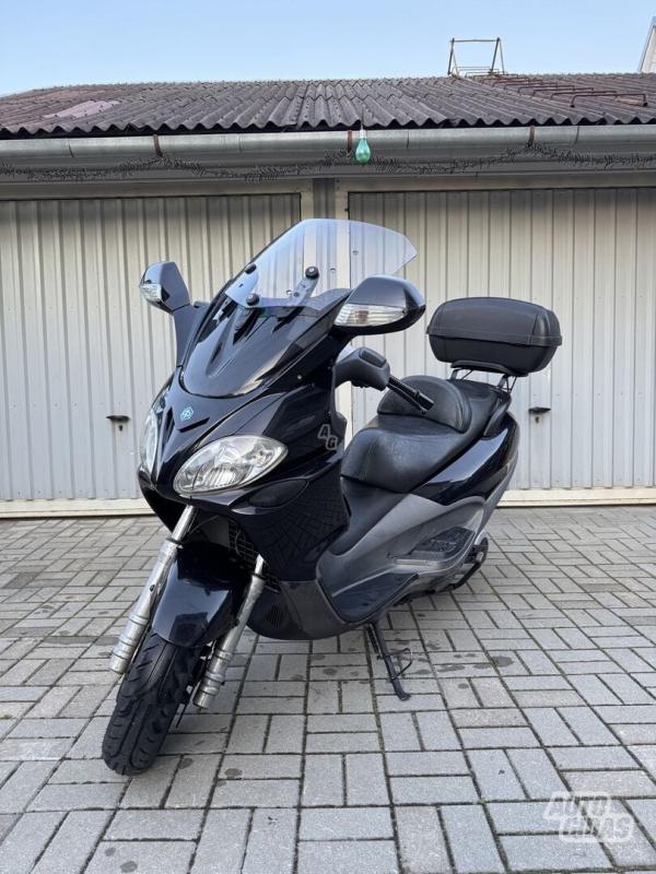 Zils Piaggio X9 2008 Gargždai, ar dzinēja tilpumu 0.50 L un nobraukumu 32 tūkst. km par 1350 €, foto 3 vietnē AUTOMOTO.COM.LV