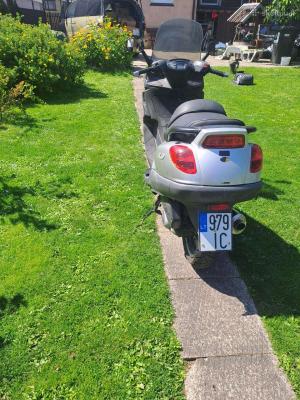Pelēks Piaggio X9 2003 Klaipėda, ar dzinēja tilpumu 0.13 L un nobraukumu 50 tūkst. km par 950 €, foto 3 vietnē AUTOMOTO.COM.LV