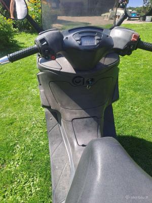 Pelēks Piaggio X9 2003 Klaipėda, ar dzinēja tilpumu 0.13 L un nobraukumu 50 tūkst. km par 950 €, foto 13 vietnē AUTOMOTO.COM.LV
