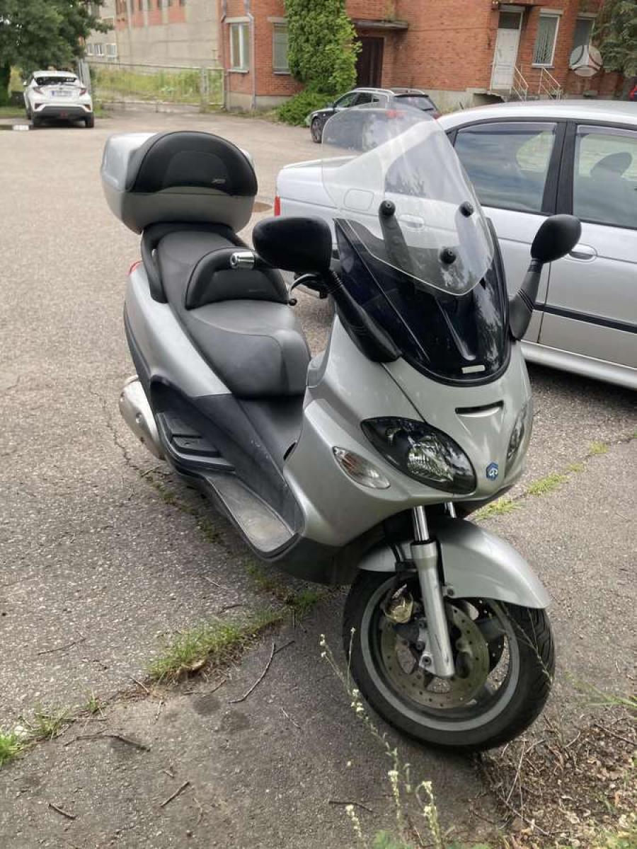 Grey Piaggio X9 2003 in Alytus, with an engine capacity of 0.50 L and mileage of 35 thousand km for 1050 €, photo 3 on AUTOMOTO.COM.LV