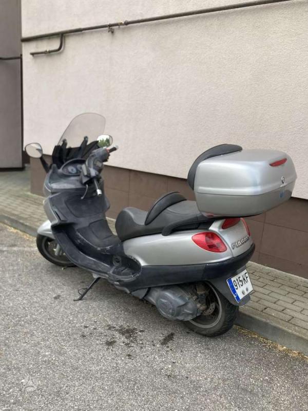 Grey Piaggio X9 2003 in Alytus, with an engine capacity of 0.50 L and mileage of 35 thousand km for 1050 €, photo 3 on AUTOMOTO.COM.LV
