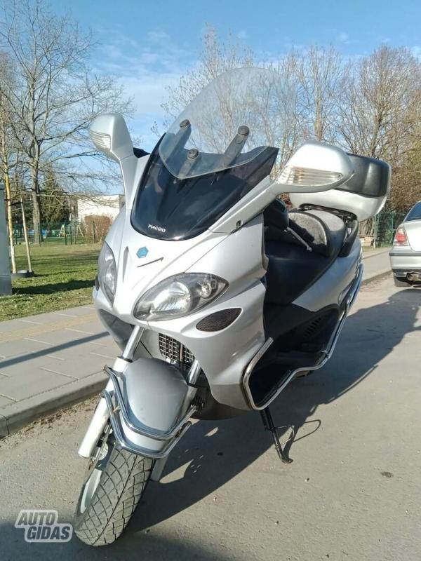 Pelēks Piaggio X9 2005 Viļņa, ar dzinēja tilpumu 0.13 L un nobraukumu 35 tūkst. km par 1199 €, foto 2 vietnē AUTOMOTO.COM.LV