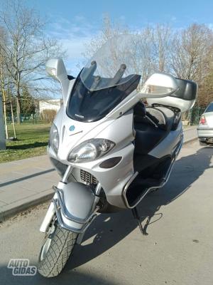 Pelēks Piaggio X9 2005 Viļņa, ar dzinēja tilpumu 0.13 L un nobraukumu 35 tūkst. km par 1199 €, foto 3 vietnē AUTOMOTO.COM.LV