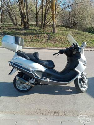 Pelēks Piaggio X9 2005 Viļņa, ar dzinēja tilpumu 0.13 L un nobraukumu 35 tūkst. km par 1199 €, foto 22 vietnē AUTOMOTO.COM.LV