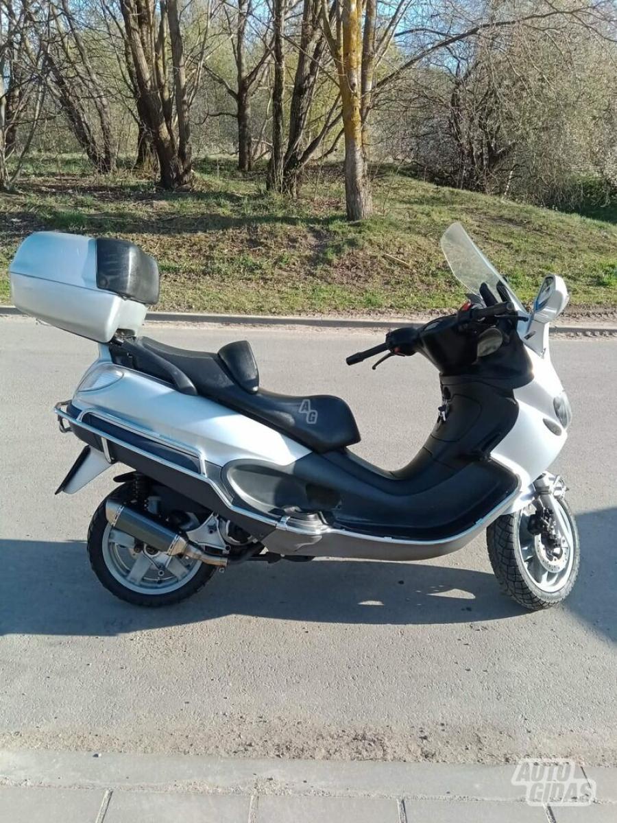 Pelēks Piaggio X9 2005 Viļņa, ar dzinēja tilpumu 0.13 L un nobraukumu 35 tūkst. km par 1199 €, foto 22 vietnē AUTOMOTO.COM.LV