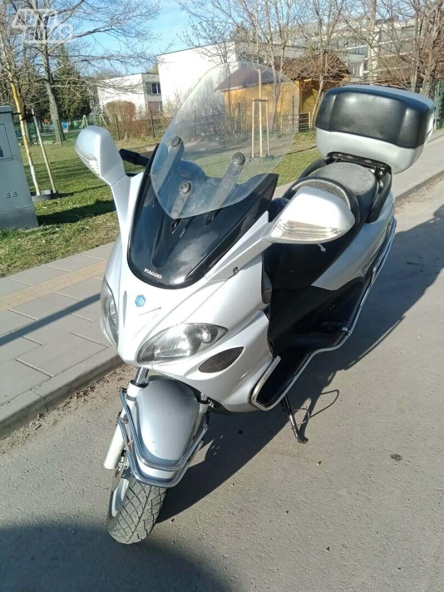 Pelēks Piaggio X9 2005 Viļņa, ar dzinēja tilpumu 0.13 L un nobraukumu 35 tūkst. km par 1199 €, foto 24 vietnē AUTOMOTO.COM.LV