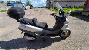 Pelēks Piaggio X9 2006 Alīta, ar dzinēja tilpumu 0.13 L un nobraukumu 10 tūkst. km par 1450 €, foto 6 vietnē AUTOMOTO.COM.LV