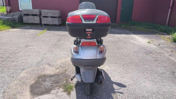 Серый Piaggio X9 2006 в Алитус, объемом двигателя 0.13 л и пробегом 10 тыс. км за 1450 €, фото 7 на AUTOMOTO.COM.LV