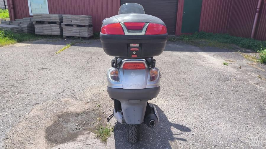 Grey Piaggio X9 2006 in Alytus, with an engine capacity of 0.13 L and mileage of 10 thousand km for 1350 €, photo 8 on AUTOMOTO.COM.LV