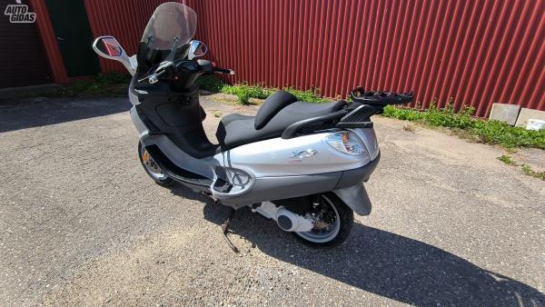 Pelēks Piaggio X9 2006 Alīta, ar dzinēja tilpumu 0.13 L un nobraukumu 10 tūkst. km par 1350 €, foto 10 vietnē AUTOMOTO.COM.LV
