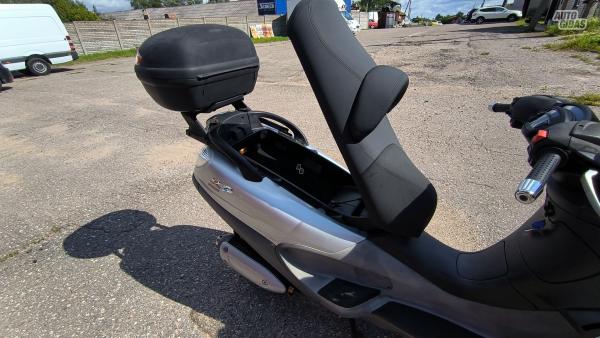 Pelēks Piaggio X9 2006 Alīta, ar dzinēja tilpumu 0.13 L un nobraukumu 10 tūkst. km par 1350 €, foto 11 vietnē AUTOMOTO.COM.LV