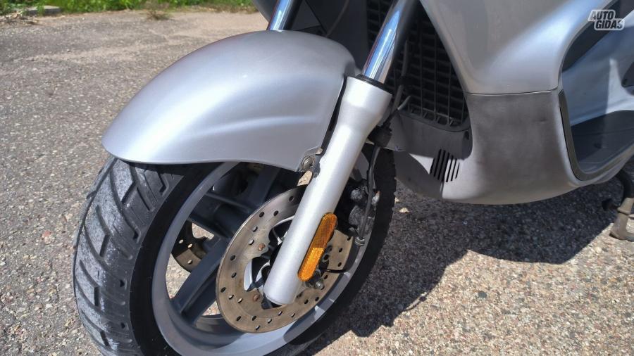 Grey Piaggio X9 2006 in Alytus, with an engine capacity of 0.13 L and mileage of 10 thousand km for 1350 €, photo 13 on AUTOMOTO.COM.LV
