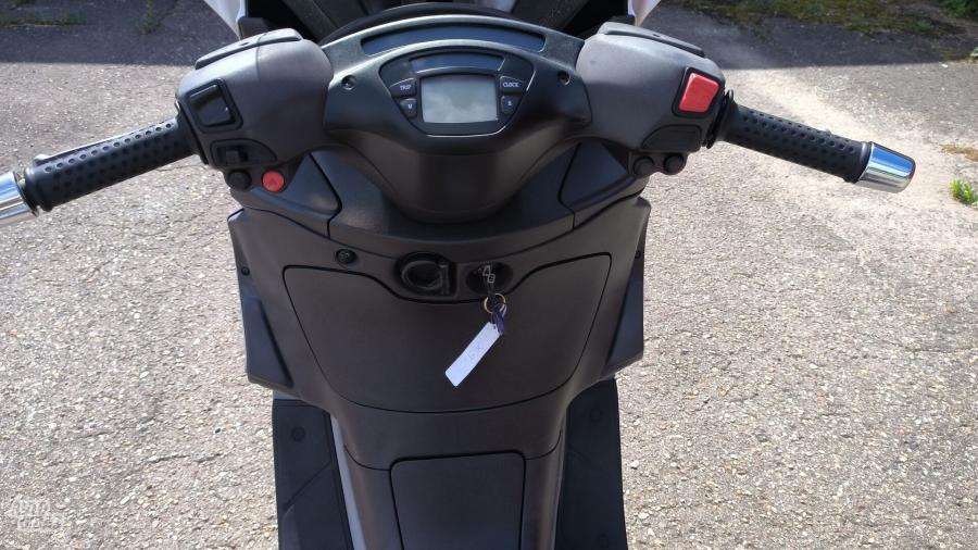 Grey Piaggio X9 2006 in Alytus, with an engine capacity of 0.13 L and mileage of 10 thousand km for 1350 €, photo 18 on AUTOMOTO.COM.LV