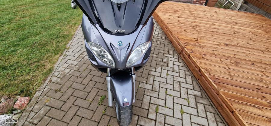 Pelēks Piaggio X9 2026 Viļņa, ar dzinēja tilpumu 0.25 L un nobraukumu 0 tūkst. km par 1000 €, foto 1 vietnē AUTOMOTO.COM.LV