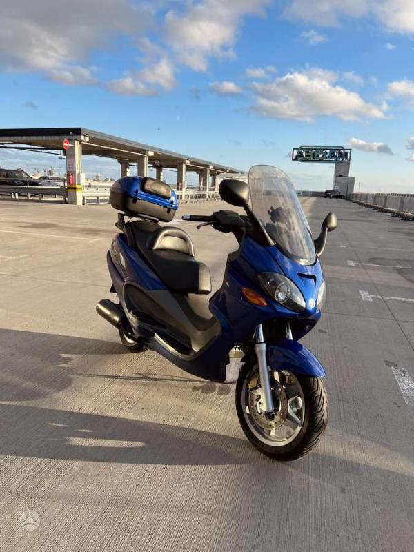 Piaggio X9 2002 в Вильнюс, объемом двигателя 0.13 л и пробегом 28 тыс. км за 1800 €, фото 4 на AUTOMOTO.COM.LV