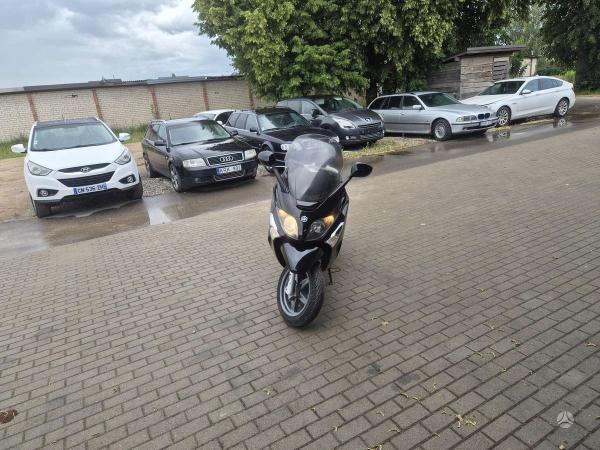 Melns Piaggio Xevo 2010 Tauragė, ar dzinēja tilpumu 0.13 L un nobraukumu 9 tūkst. km par 1100 €, foto 4 vietnē AUTOMOTO.COM.LV