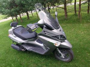Grey Piaggio Xevo 2010 in Moletai, with an engine capacity of 0.13 L and mileage of 19 thousand km for 1200 €, photo  on AUTOMOTO.COM.LV