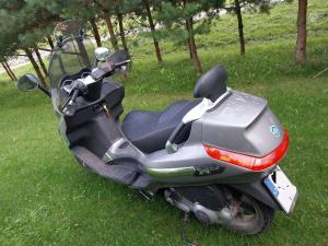 Grey Piaggio Xevo 2010 in Moletai, with an engine capacity of 0.13 L and mileage of 19 thousand km for 1200 €, photo 5 on AUTOMOTO.COM.LV