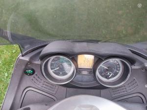 Grey Piaggio Xevo 2010 in Moletai, with an engine capacity of 0.13 L and mileage of 19 thousand km for 1200 €, photo 6 on AUTOMOTO.COM.LV