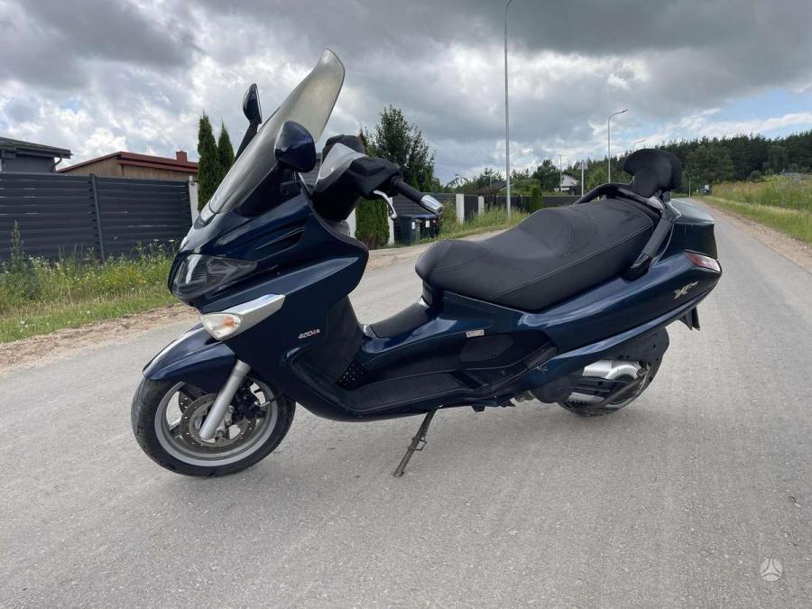 Piaggio Xevo 2008 Viļņa, ar dzinēja tilpumu 0.40 L un nobraukumu 40 tūkst. km par 1250 €, foto 4 vietnē AUTOMOTO.COM.LV