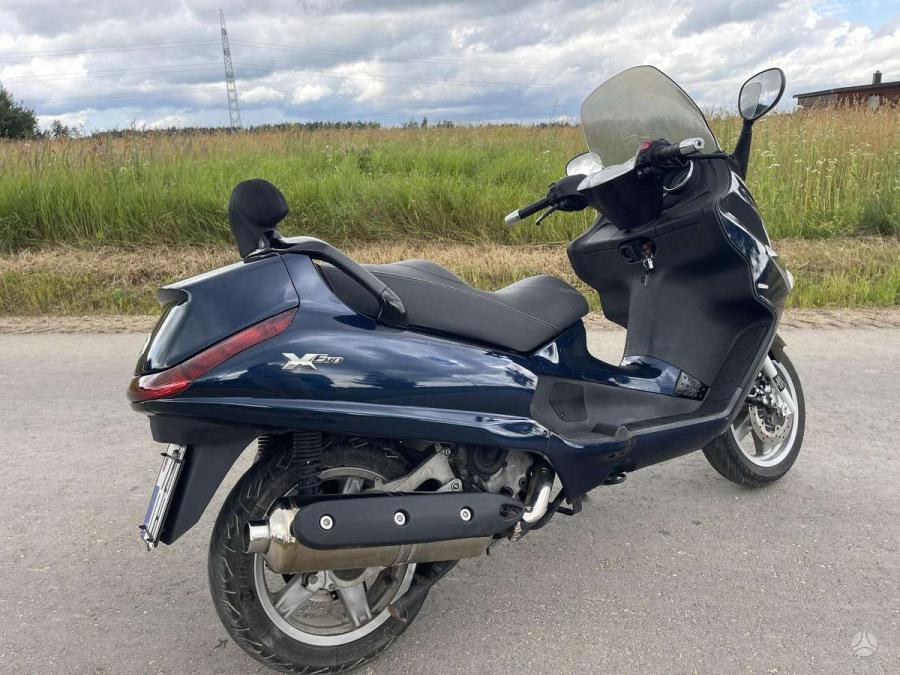 Piaggio Xevo 2008 Viļņa, ar dzinēja tilpumu 0.40 L un nobraukumu 40 tūkst. km par 1250 €, foto 8 vietnē AUTOMOTO.COM.LV