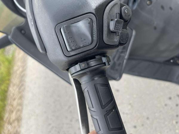 Piaggio Xevo 2008 Viļņa, ar dzinēja tilpumu 0.40 L un nobraukumu 40 tūkst. km par 1250 €, foto 9 vietnē AUTOMOTO.COM.LV