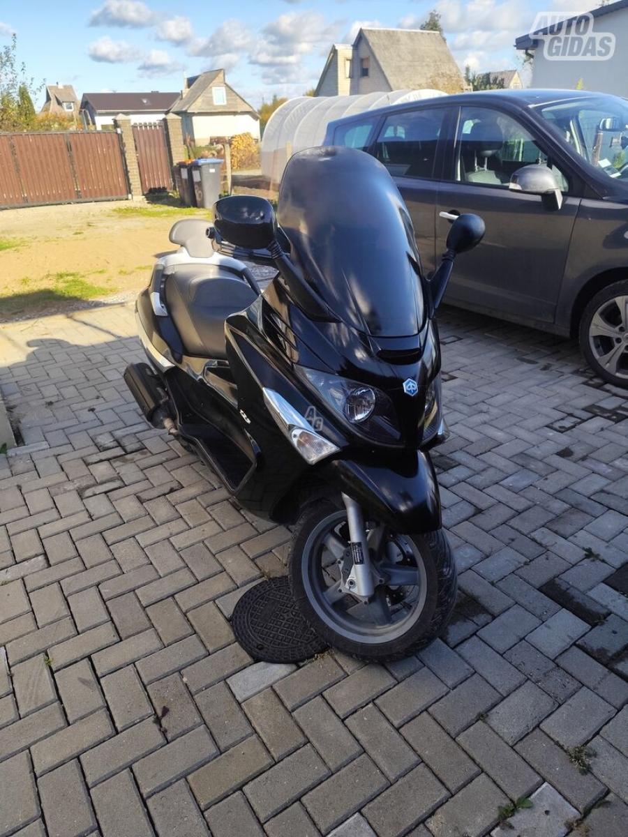 Piaggio Xevo 2009 Tauragė, ar dzinēja tilpumu 0.00 L un nobraukumu 0 tūkst. km par 1200 €, foto 1 vietnē AUTOMOTO.COM.LV