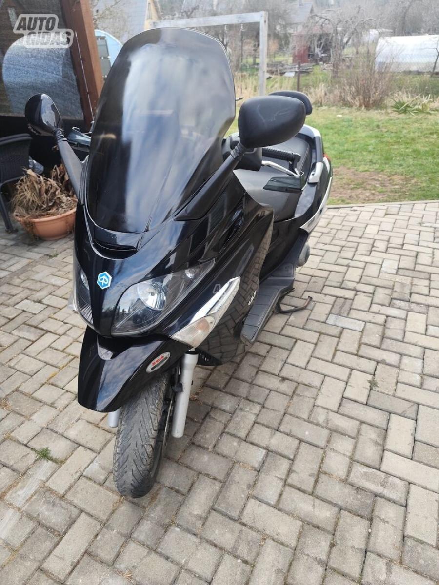 Piaggio Xevo 2009 Tauragė, ar dzinēja tilpumu 0.00 L un nobraukumu 0 tūkst. km par 1200 €, foto 3 vietnē AUTOMOTO.COM.LV