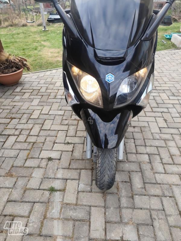 Piaggio Xevo 2009 in Taurage, with an engine capacity of 0.00 L and mileage of 0 thousand km for 1200 €, photo 10 on AUTOMOTO.COM.LV