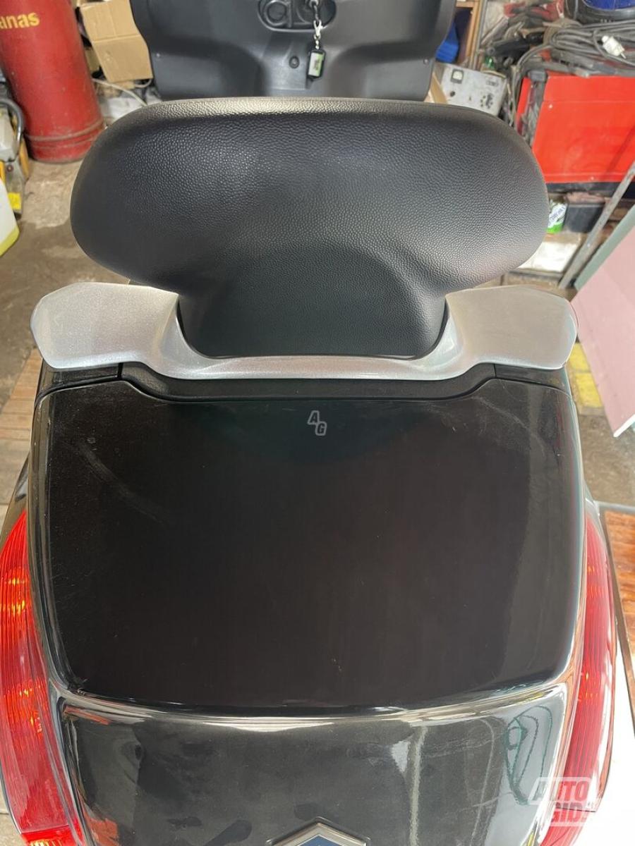 Piaggio Xevo 2009 в Радвилишкис, объемом двигателя 0.00 л и пробегом 0 тыс. км за 1100 €, фото 6 на AUTOMOTO.COM.LV