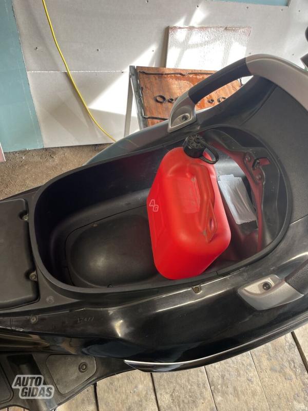 Piaggio Xevo 2009 in Radviliskis, with an engine capacity of 0.00 L and mileage of 0 thousand km for 1100 €, photo 10 on AUTOMOTO.COM.LV