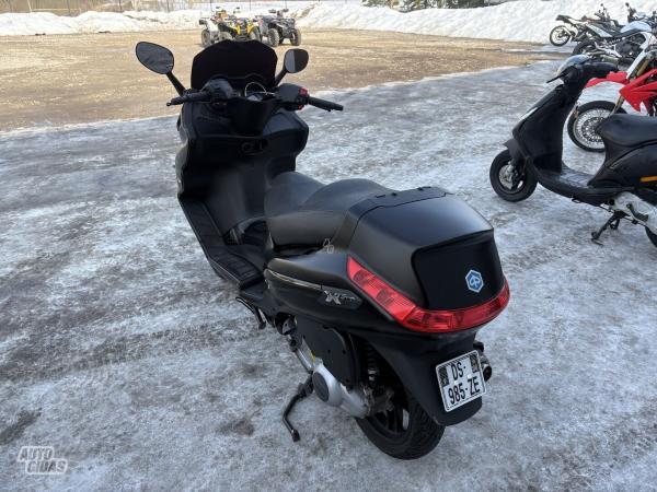Piaggio Xevo 2015 в Кельме, объемом двигателя 0.13 л и пробегом 24 тыс. км за 615 €, фото 4 на AUTOMOTO.COM.LV