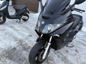 Piaggio Xevo 2015 в Кельме, объемом двигателя 0.13 л и пробегом 24 тыс. км за 615 €, фото 7 на AUTOMOTO.COM.LV
