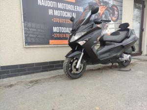 Piaggio Xevo 2016 Panevēža, ar dzinēja tilpumu 0.13 L un nobraukumu 16 tūkst. km par 1650 €, foto 3 vietnē AUTOMOTO.COM.LV