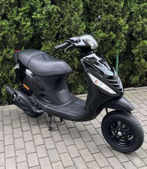 Black Piaggio ZIP 2003 in Marijampole, with an engine capacity of 49.00 L and mileage of 6 thousand km for 1999 €, photo  on AUTOMOTO.COM.LV