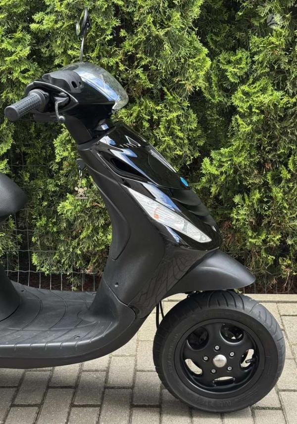 Черный Piaggio ZIP 2003 в Мариямполе, объемом двигателя 49.00 л и пробегом 6 тыс. км за 1999 €, фото 7 на AUTOMOTO.COM.LV