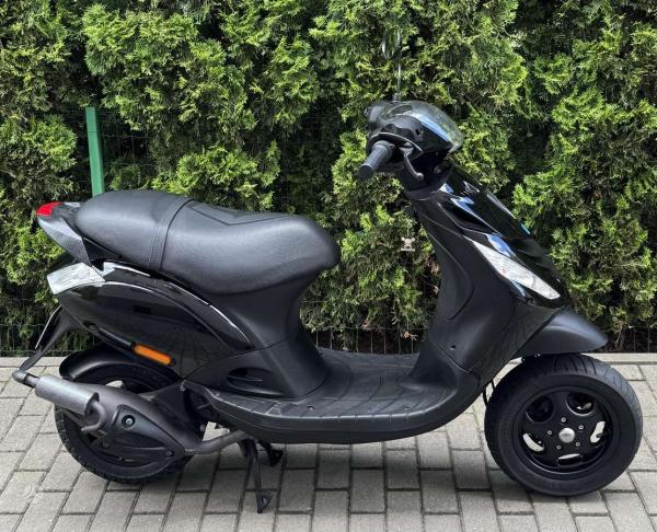 Melns Piaggio ZIP 2003 Marijampole, ar dzinēja tilpumu 49.00 L un nobraukumu 6 tūkst. km par 1999 €, foto 3 vietnē AUTOMOTO.COM.LV