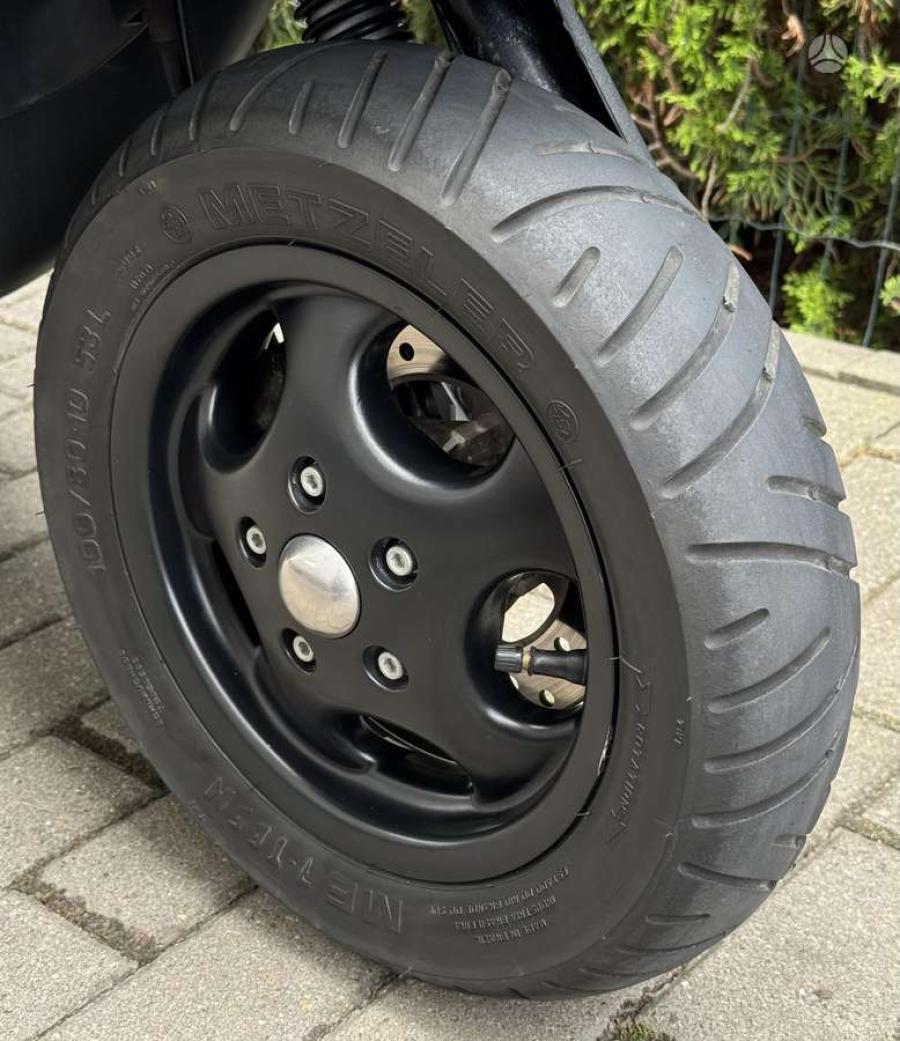 Melns Piaggio ZIP 2003 Marijampole, ar dzinēja tilpumu 49.00 L un nobraukumu 6 tūkst. km par 1999 €, foto 11 vietnē AUTOMOTO.COM.LV