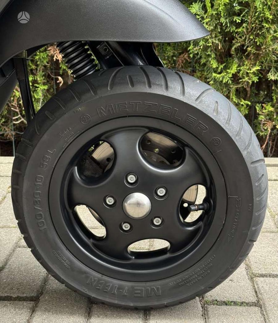 Melns Piaggio ZIP 2003 Marijampole, ar dzinēja tilpumu 49.00 L un nobraukumu 6 tūkst. km par 1999 €, foto 12 vietnē AUTOMOTO.COM.LV