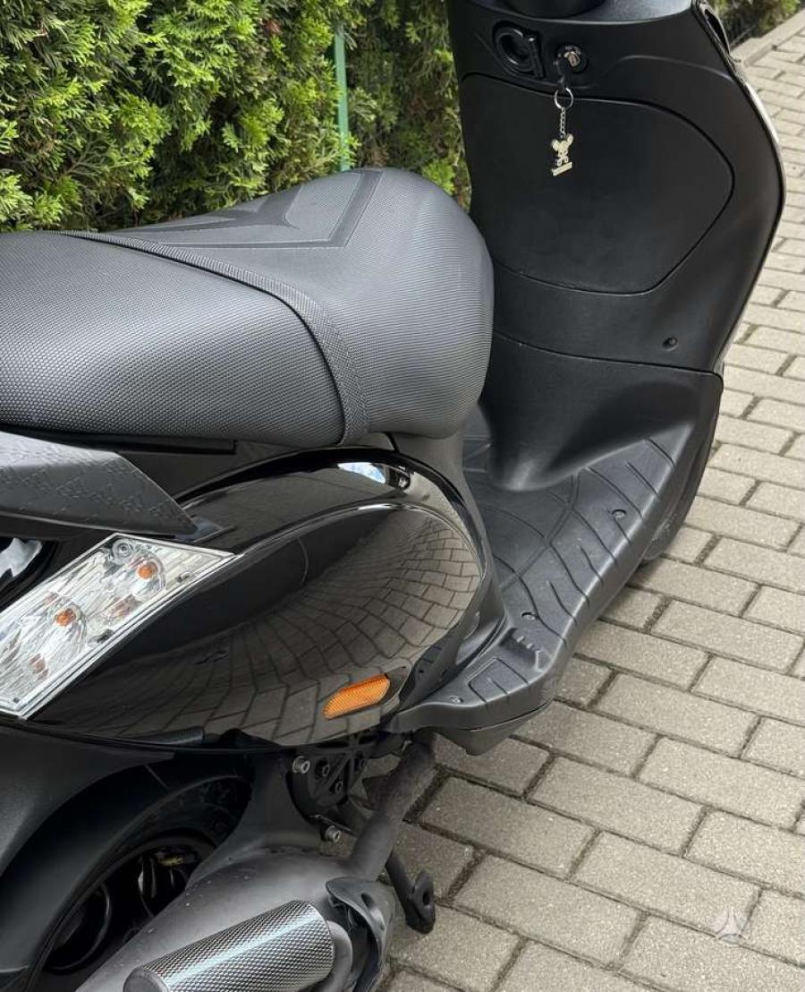 Melns Piaggio ZIP 2003 Marijampole, ar dzinēja tilpumu 49.00 L un nobraukumu 6 tūkst. km par 1999 €, foto 14 vietnē AUTOMOTO.COM.LV